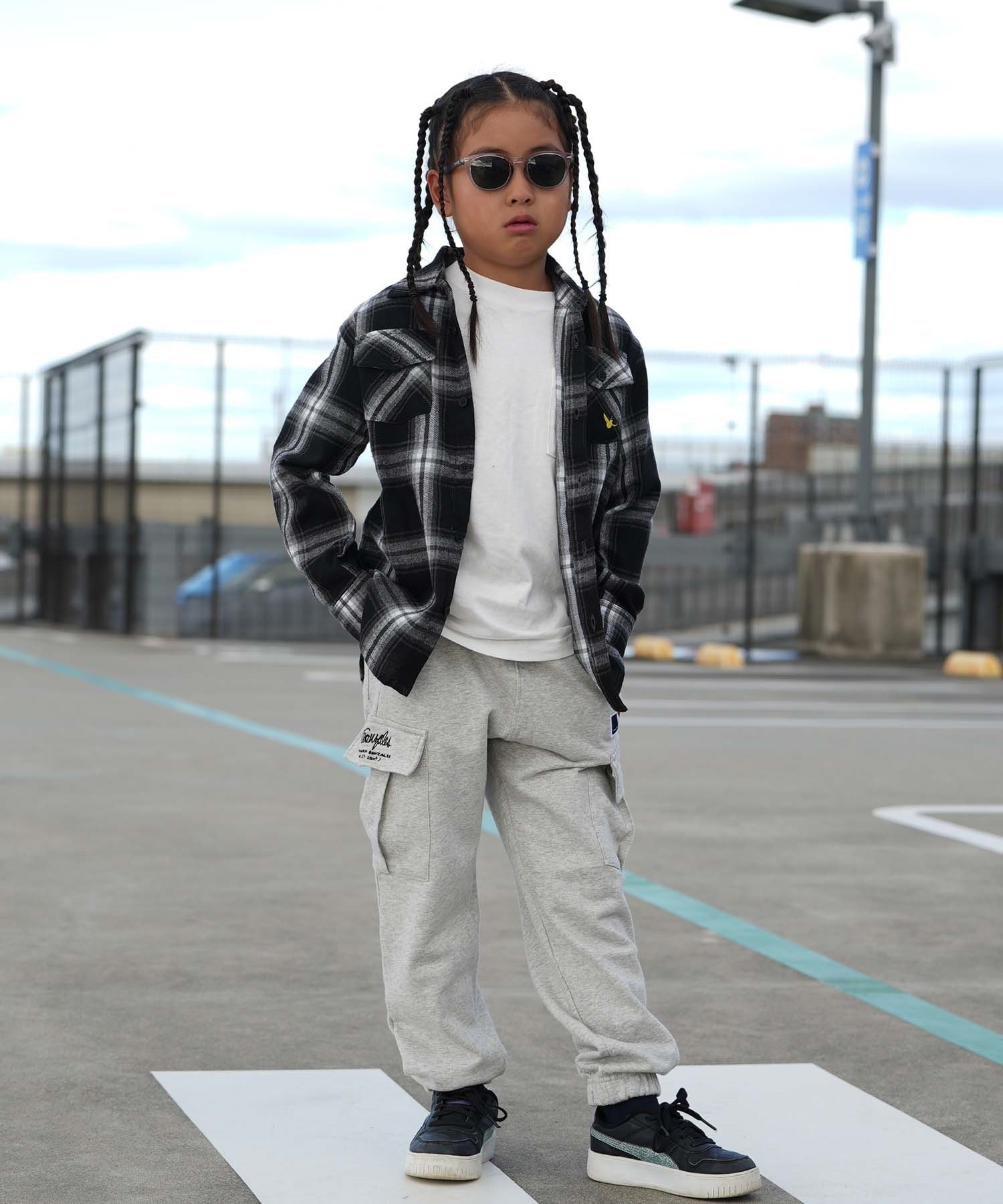 What it isNt ART BY MARKGONZALES ワット イット イズント What it isNt ART BY MARKGONZALES ワット イット イズント
